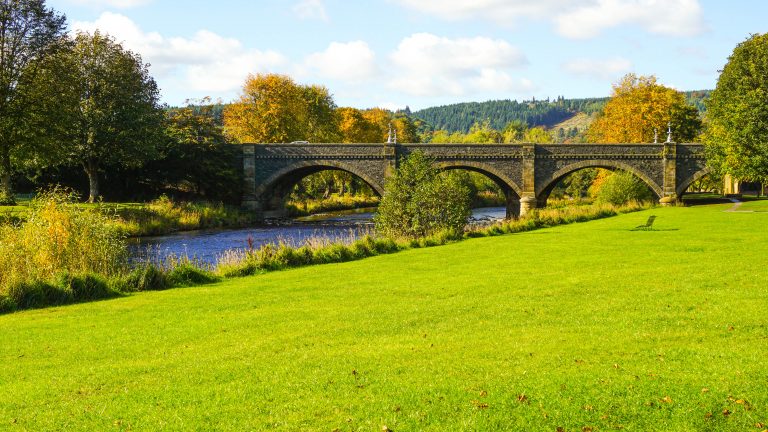 A day trip to Peebles from Edinburgh - Empnefsys & Travel