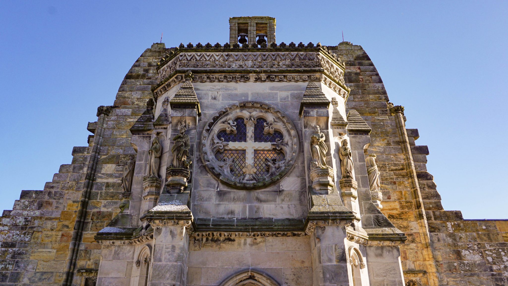 A day trip to Roslin from Edinburgh - Empnefsys & Travel