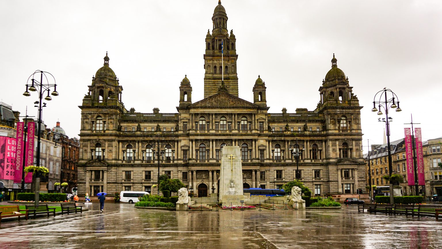 A day trip to Glasgow in Scotland from Edinburgh - Empnefsys & Travel