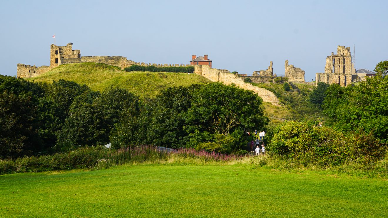 Tynemouth Priorty and Castle - Empnefsys & Travel